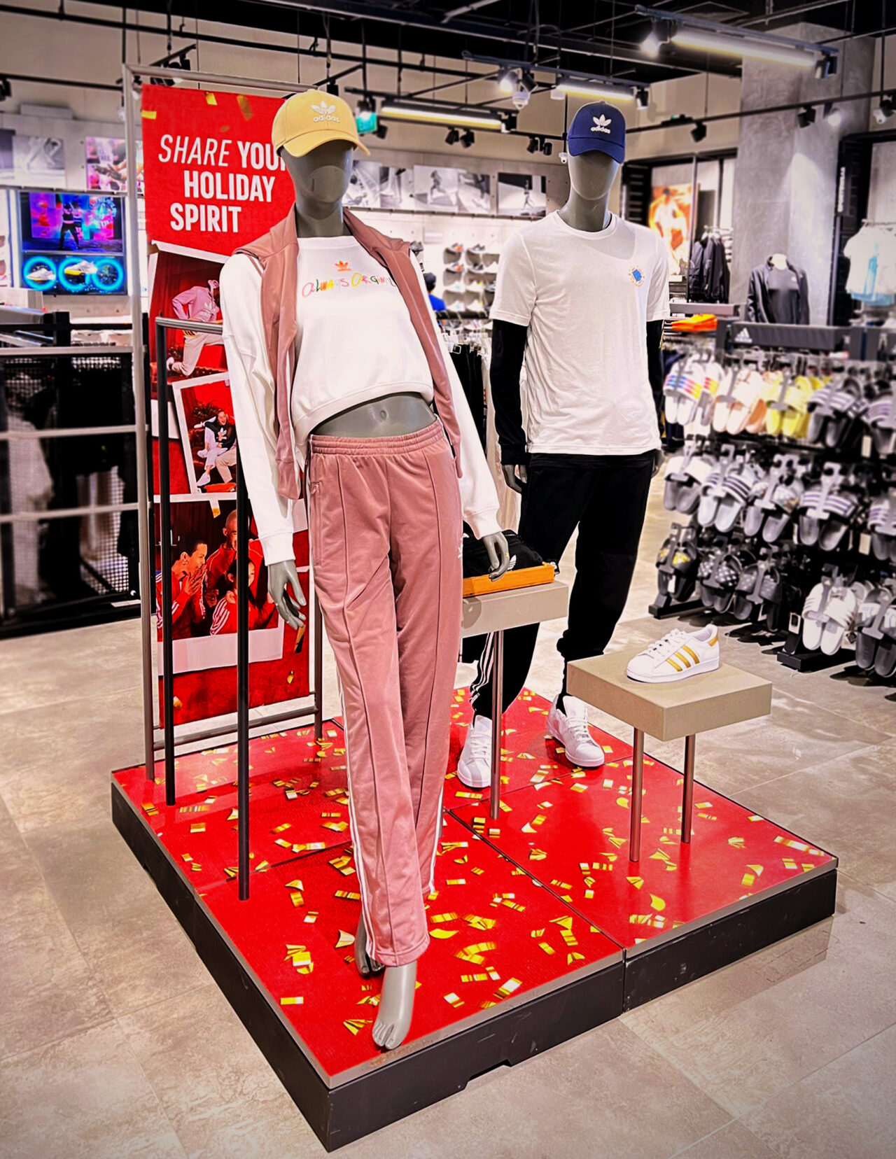 ad prints + vm displays : vm displays – Profoto®